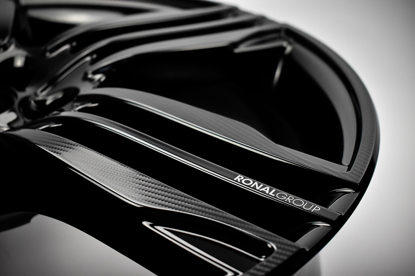 KURZ Automotive: RIM Design as competitive advantage for car exteriors